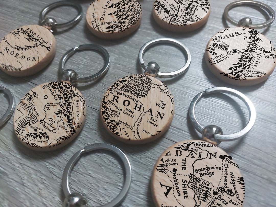 Lord of the Rings Keyring, Map of Middle Earth Keychain, Wood Tolkien ...