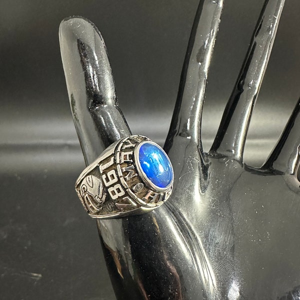 Vintage Class Ring - Etsy