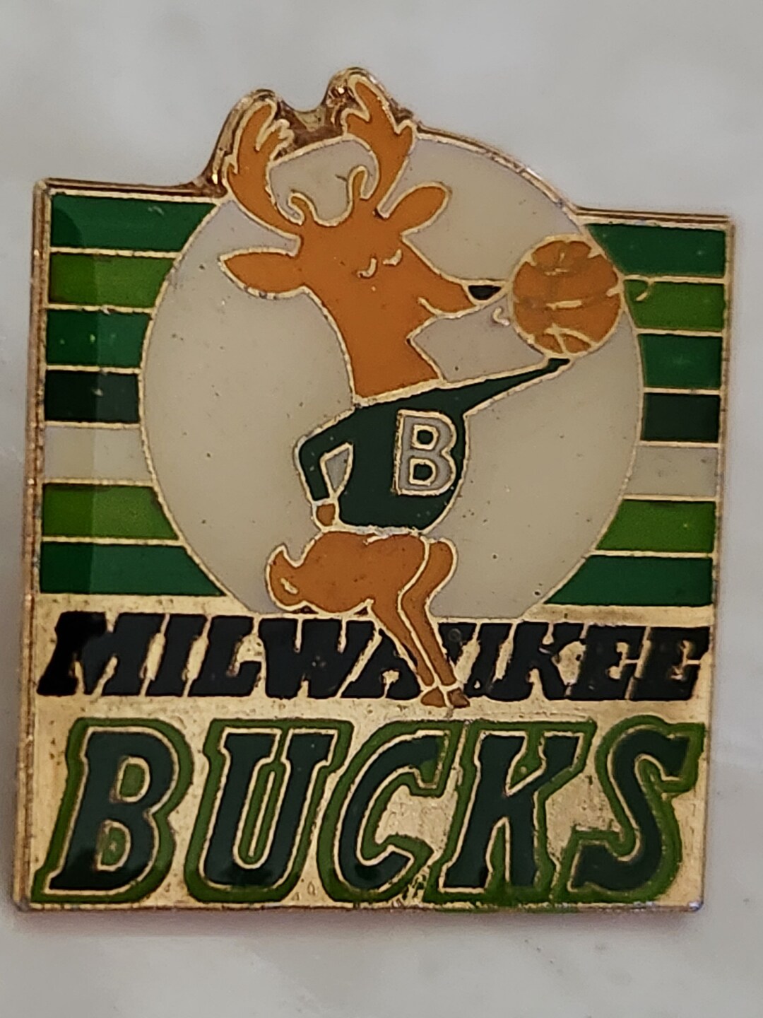 Milwaukee Bucks Lapel Pin - Etsy