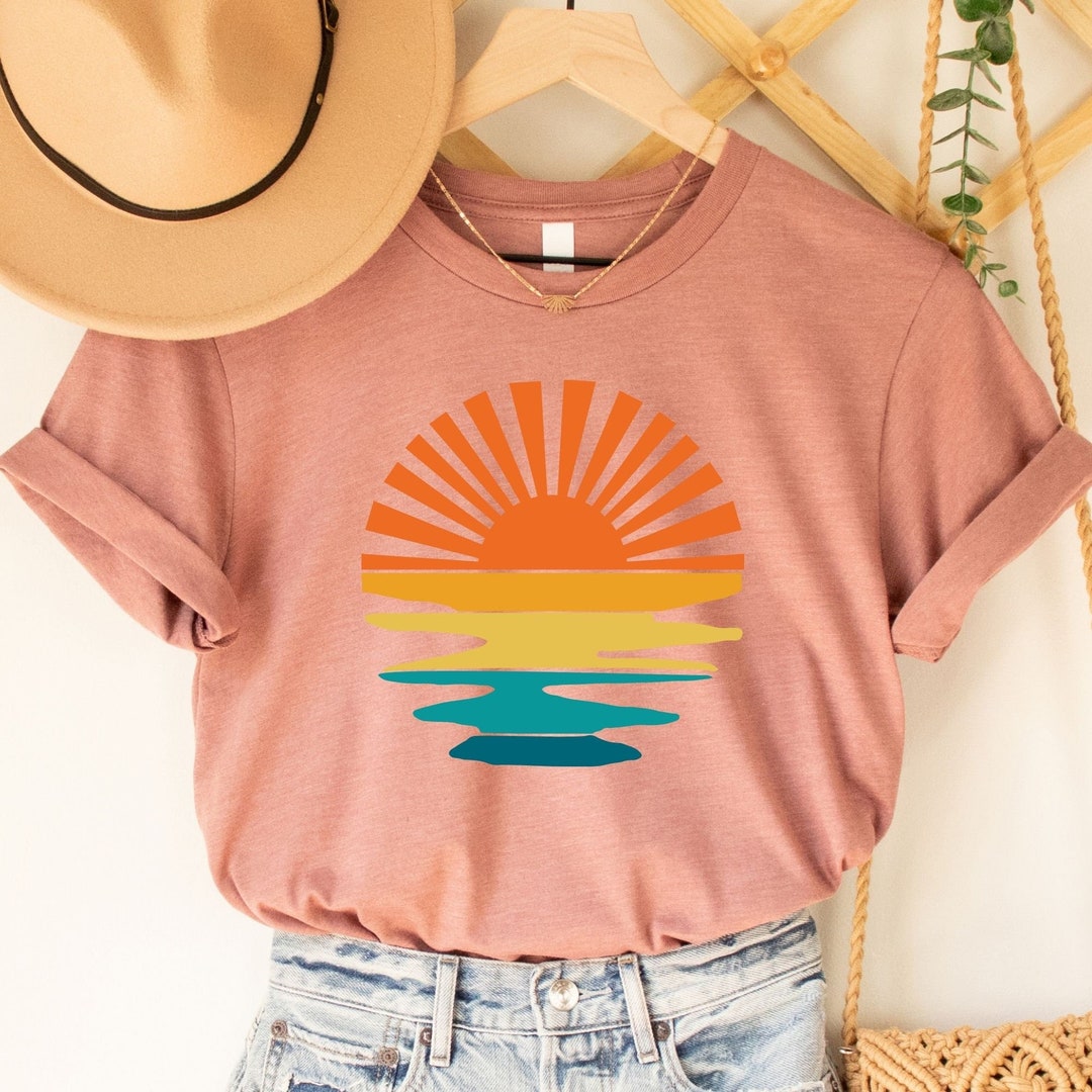 Retro Sunset Rays Wavy T-shirt, Vintage Shirt, Retro Sunshine T-shirt ...