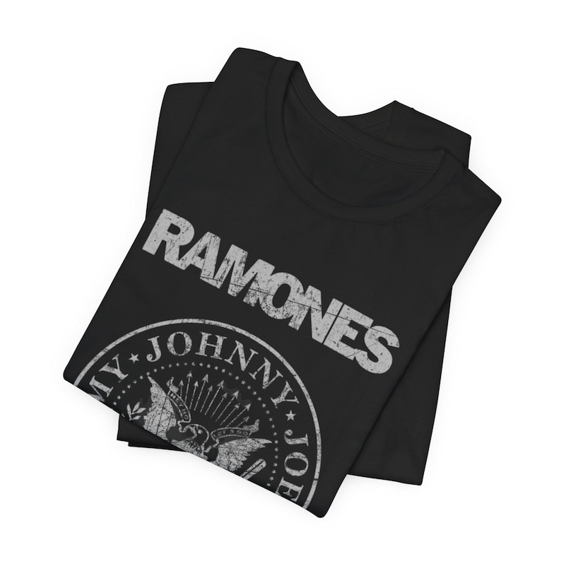 RAMONES Logo T-shirt Shirt Tshirt Band Tee Vintage Aesthetic Distressed ...