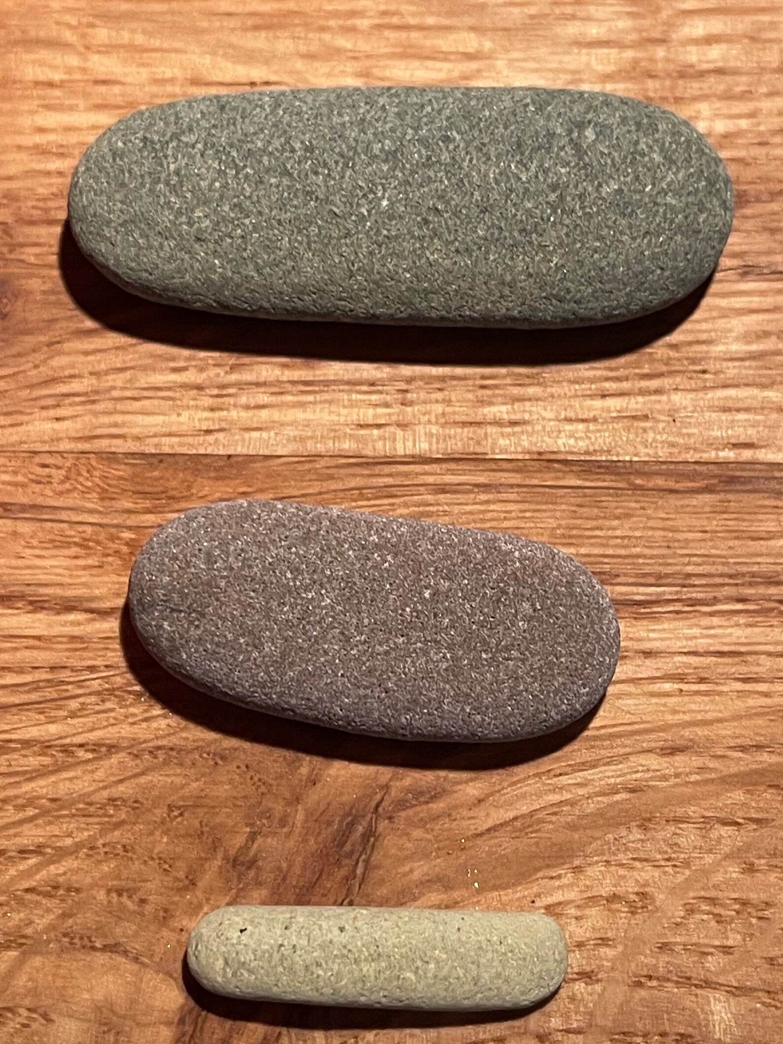3 Stacking Pebbles, Different Shades of Sand Coloured Pebbles. Hand ...