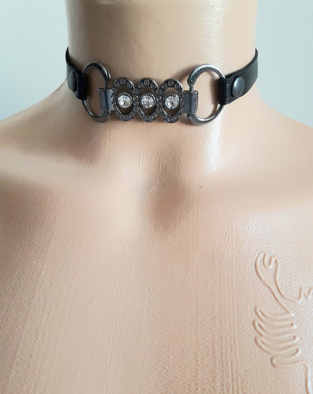 Handmade Leather Choker High Quality Leather With Metal Rhinestone Ring ...
