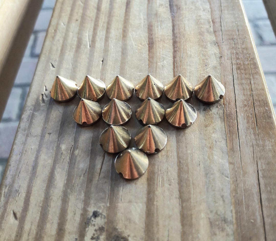 100 Pieces Acrylic Gold Color Cone Spikes,spike Beads,plastic Spikes ...