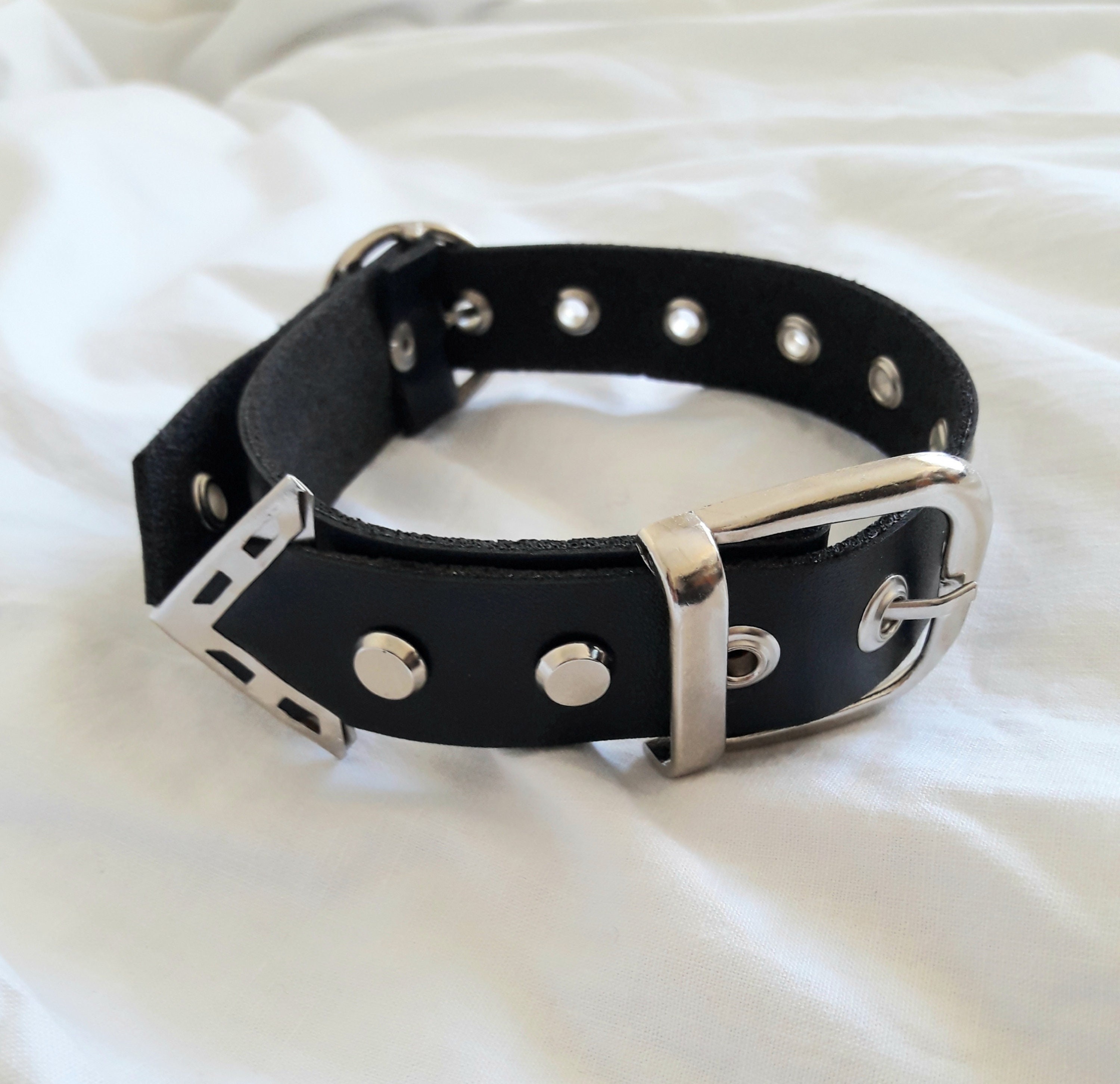 Handmade Leather Choker High Quality Leather With Metal Belt Buckle ...