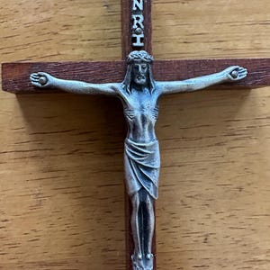 INRI Jesus on Cross Crucifix - Etsy