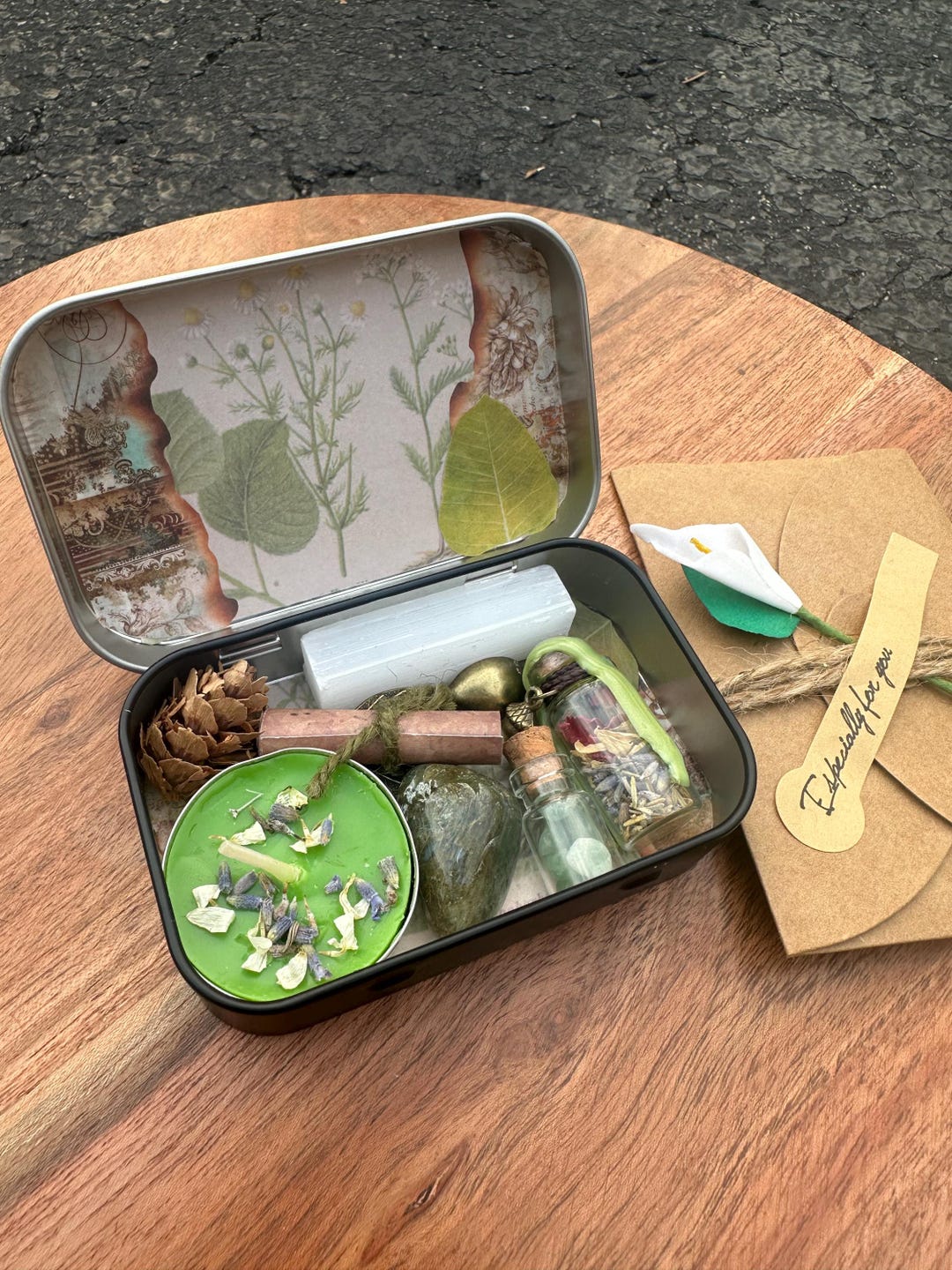 Green Witch Altar Tin - Portable Nature-inspired Ritual Kit - Etsy