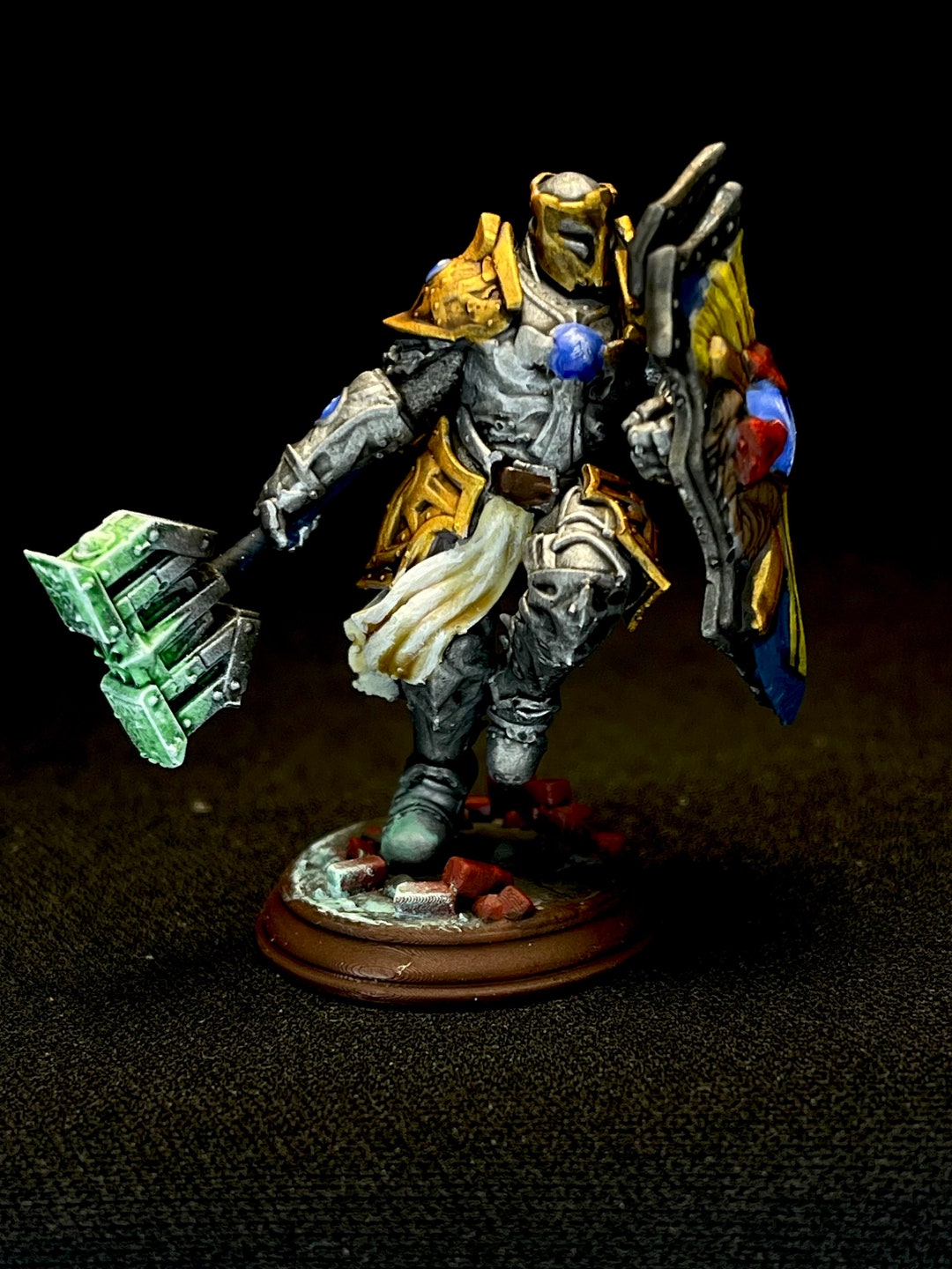 Cardioth Holy Paladin With Hammer and Shield - Etsy