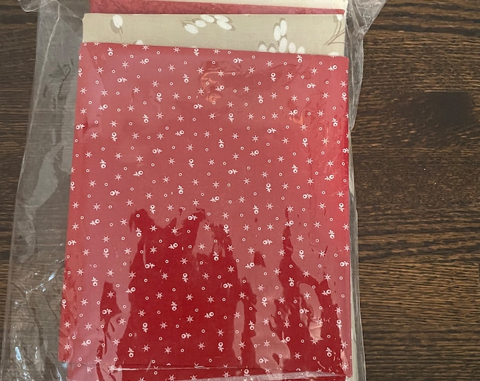 Moda Cranberries and Cream Simple Weekend Quilt Kit - Etsy