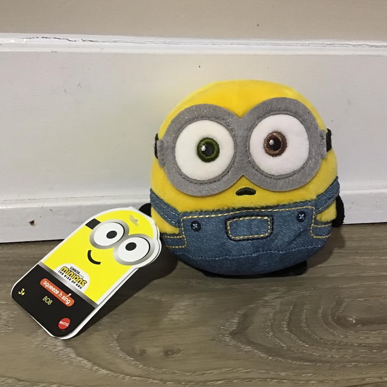 Minions the Rise of Gru Bob the Minion Squeeze N' Sing Stuffed Plush ...