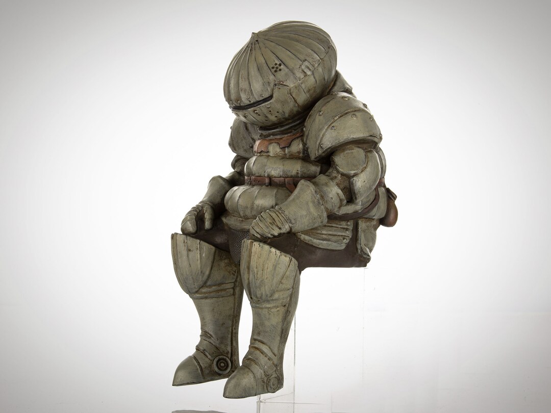 Free-sitting Onion Knight Statue Siegmeyer of Catarina Figure Hand ...