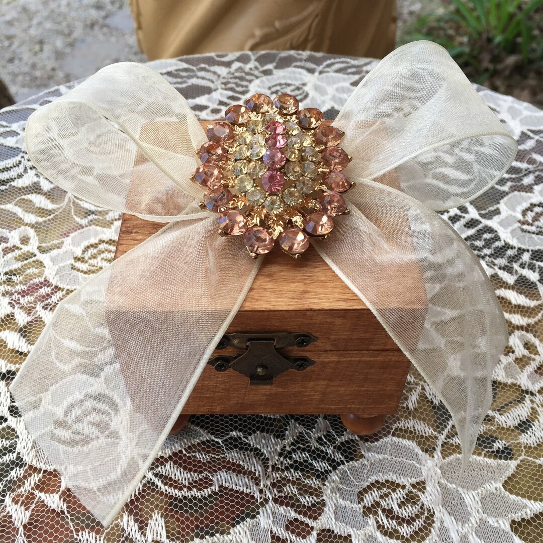 Musical Jewelry or Trinket Box With Pink and Gold Rhinestone Pendent ...