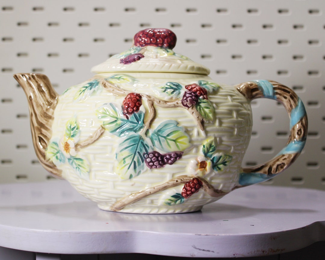 Vintage Blackberry Ribbon Teapot - Etsy