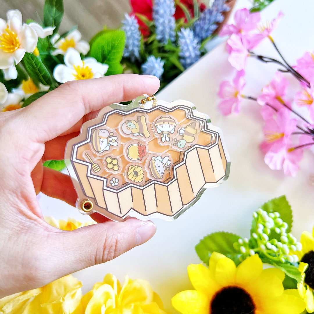 Honeycomb (refillable) Shaker Keychain With Blind Bag | Refillable ...