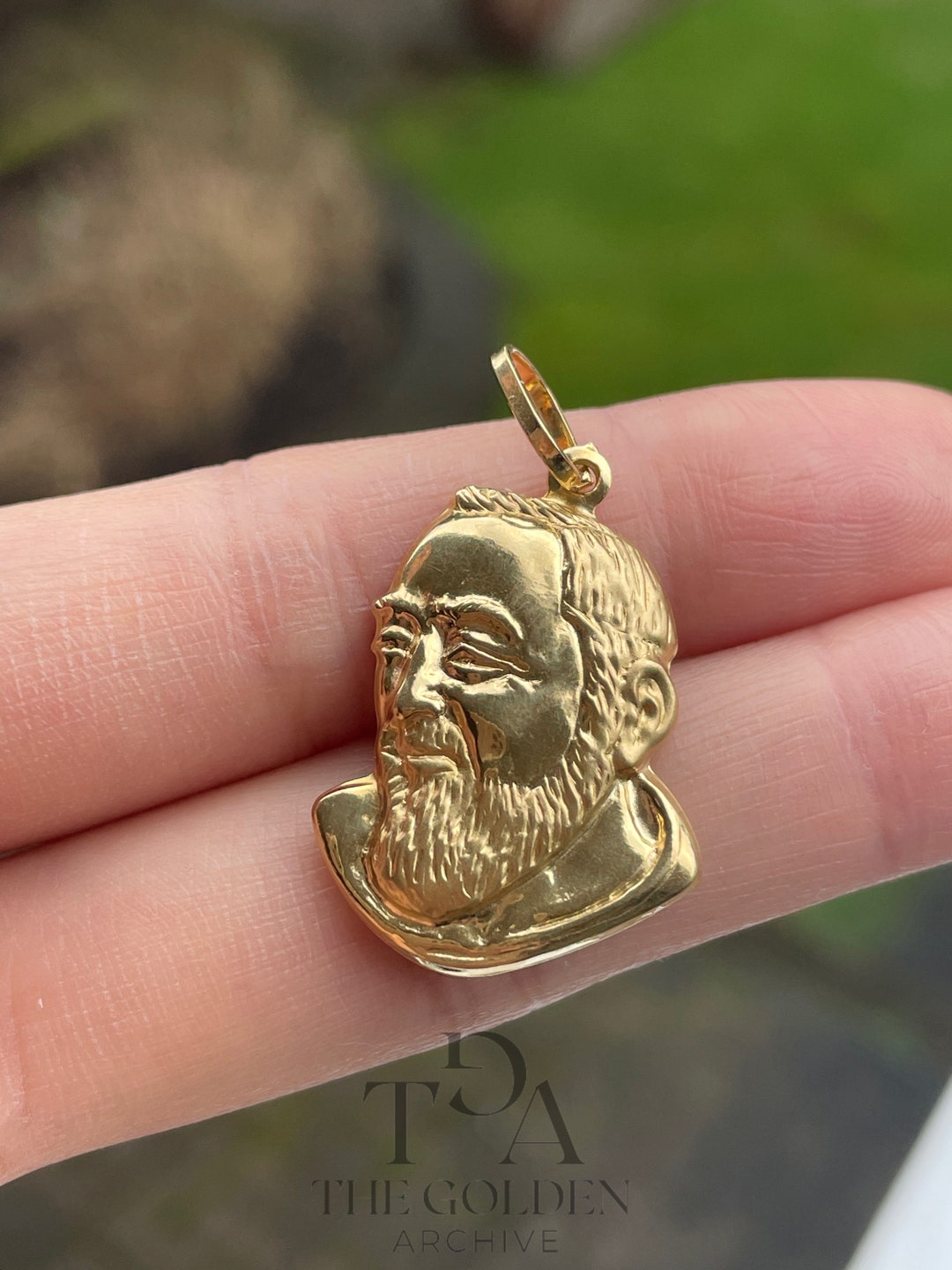 Vintage 18K Gold SAINT PADRE PIO Pendant - Etsy