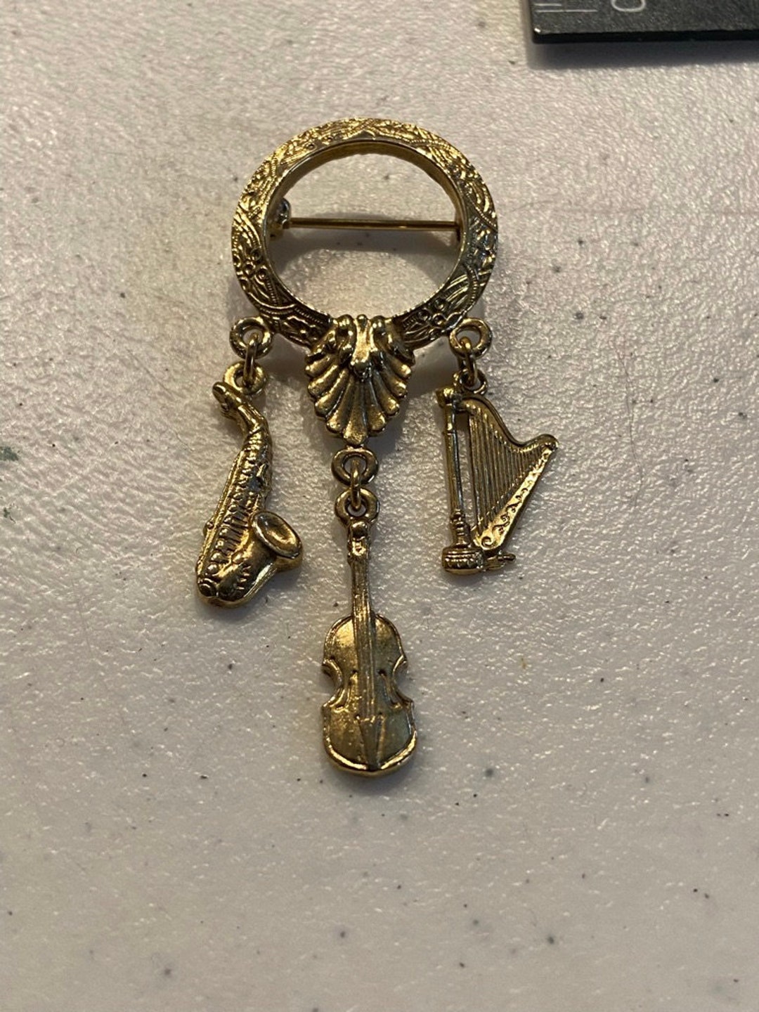 Vintage Musical Instruments Brooch Saxophone Violin Harp Gold Tone ...