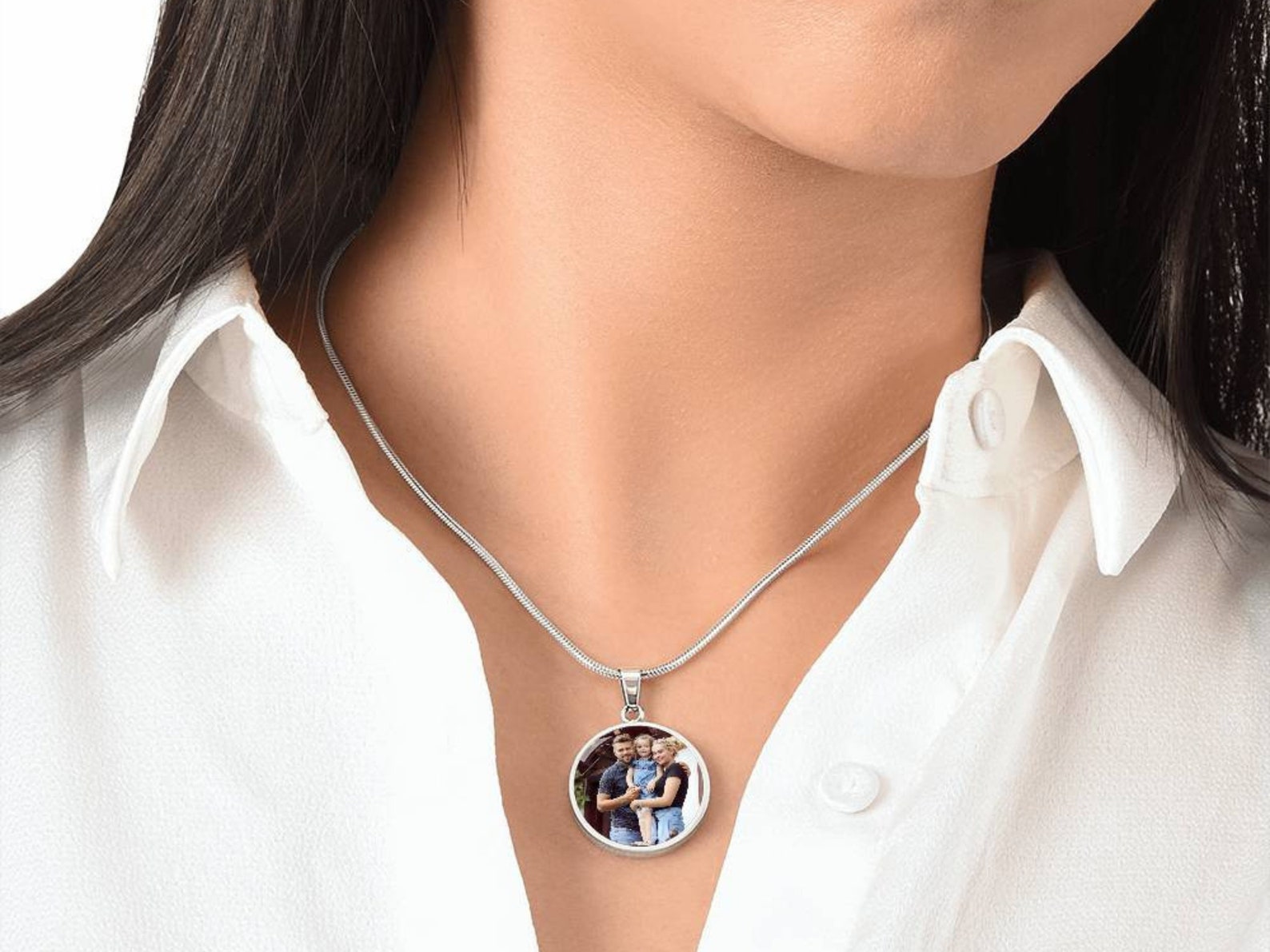 Custom Circle Pendant Family Picture Necklace, Family Necklace ...
