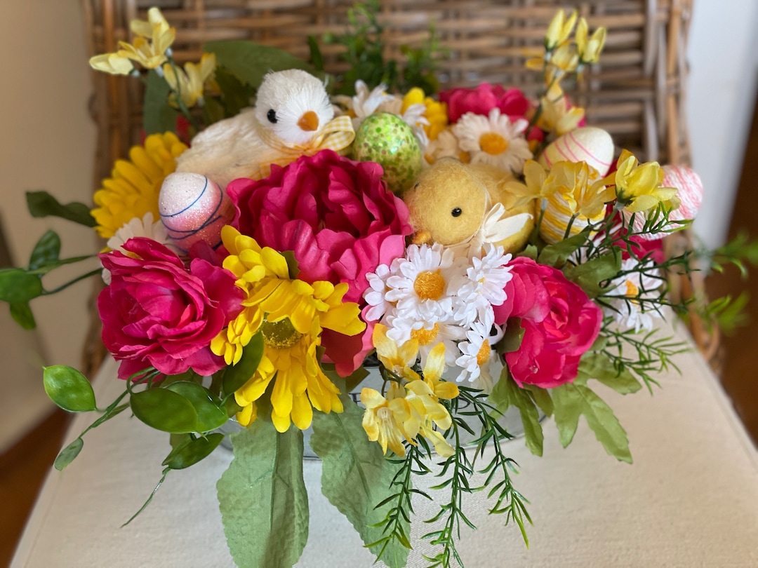 Easter Centerpiece, Easter Floral Arrangement, Spring Centerpiece ...