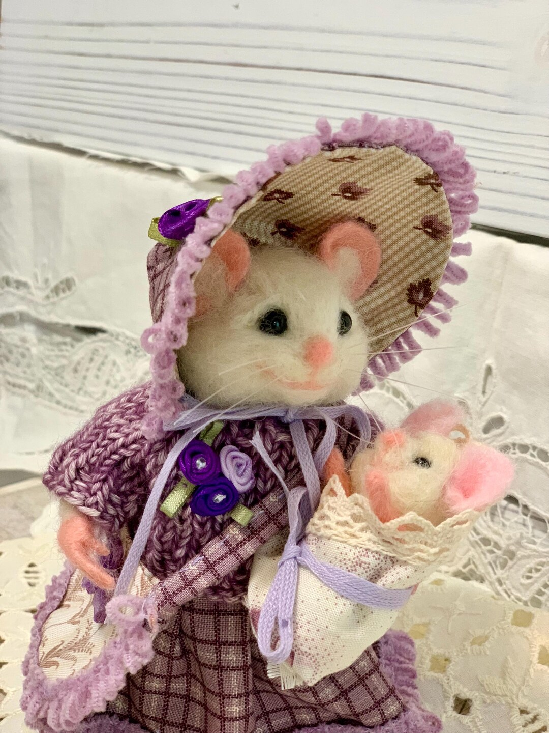 Needle Felted Mouse: Winny the Nanny With Baby, Victorian Style - Etsy