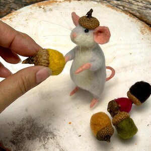 Needle Felted Mouse Figurine: Pip With Acorn, Waldorf Inspired Toy - Etsy