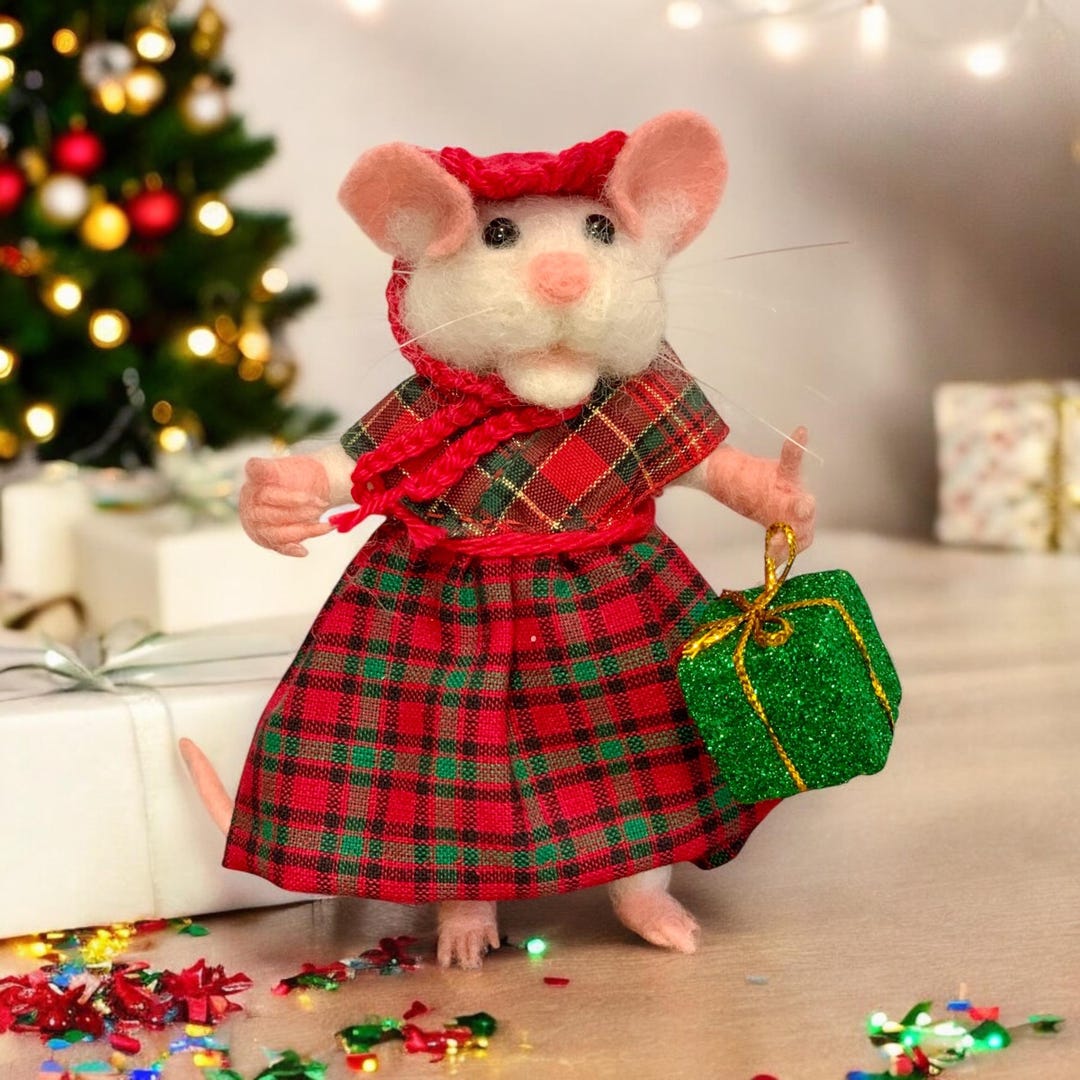 Needle-felted Christmas Mouse: Handmade Festive Holiday Decor - Etsy