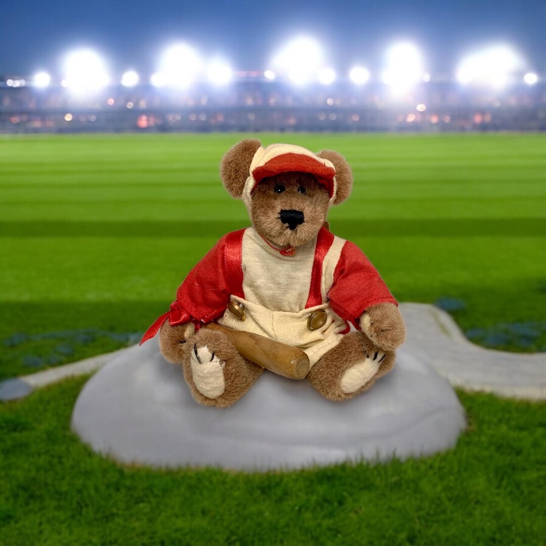 Vintage Boyds Bears Yogi Slugger Figurine: 1997 Baseball Collectible - Etsy