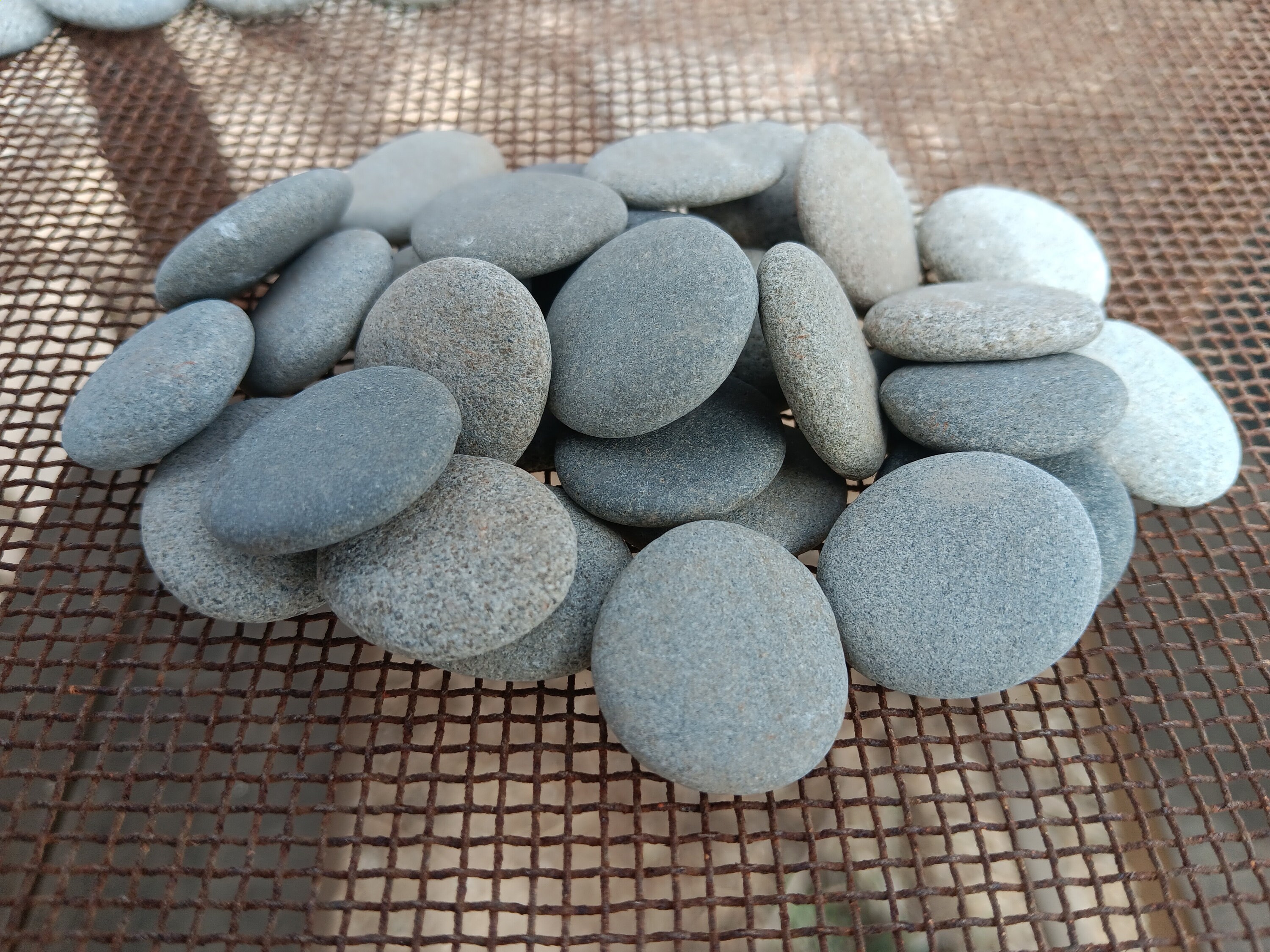30 1 Inch Small Flat Round Beach Stones Pebbles for Jewelry Drilling ...