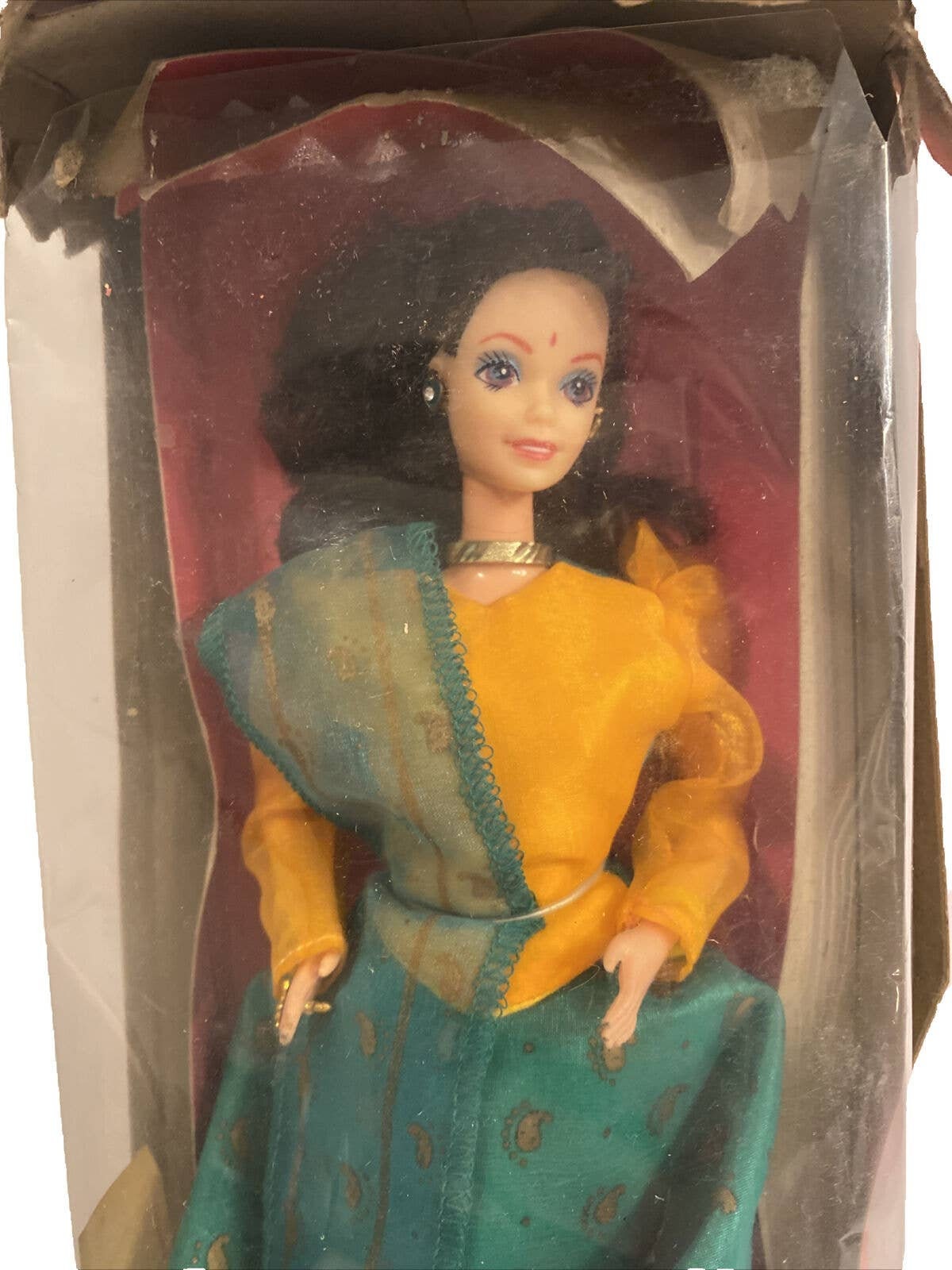 LEO Mattel Barbie in India Indian Market 9910 Brunette Yellow Saree ...