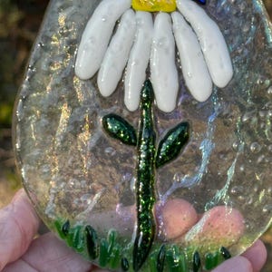 Teardrop Shaped ‘daisy in the Rain’ Fused Glass Spinning Suncatcher ...