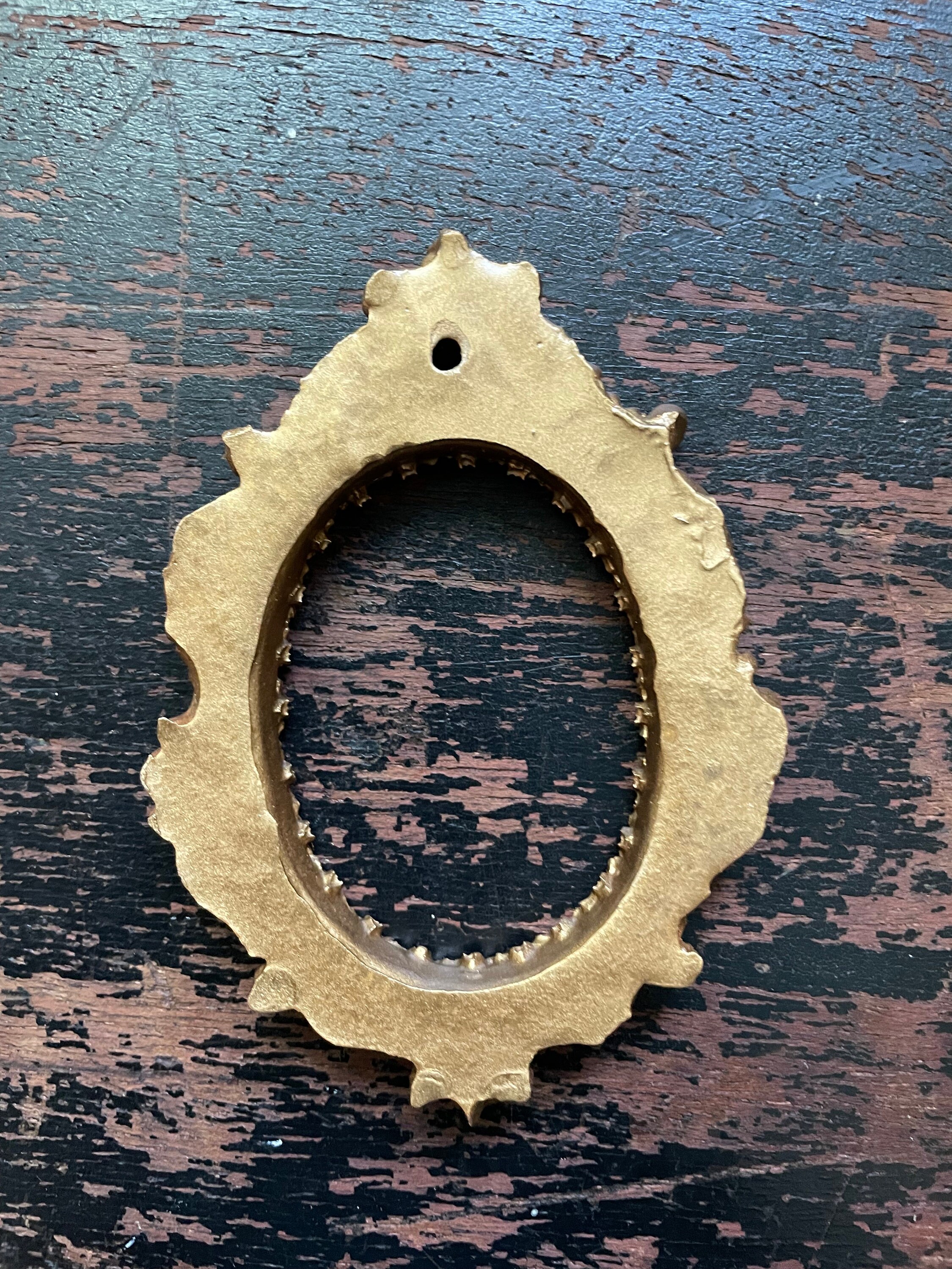 Gold Oval Frame Gallery Wall European Gilded Frame Small Oval Intricate ...