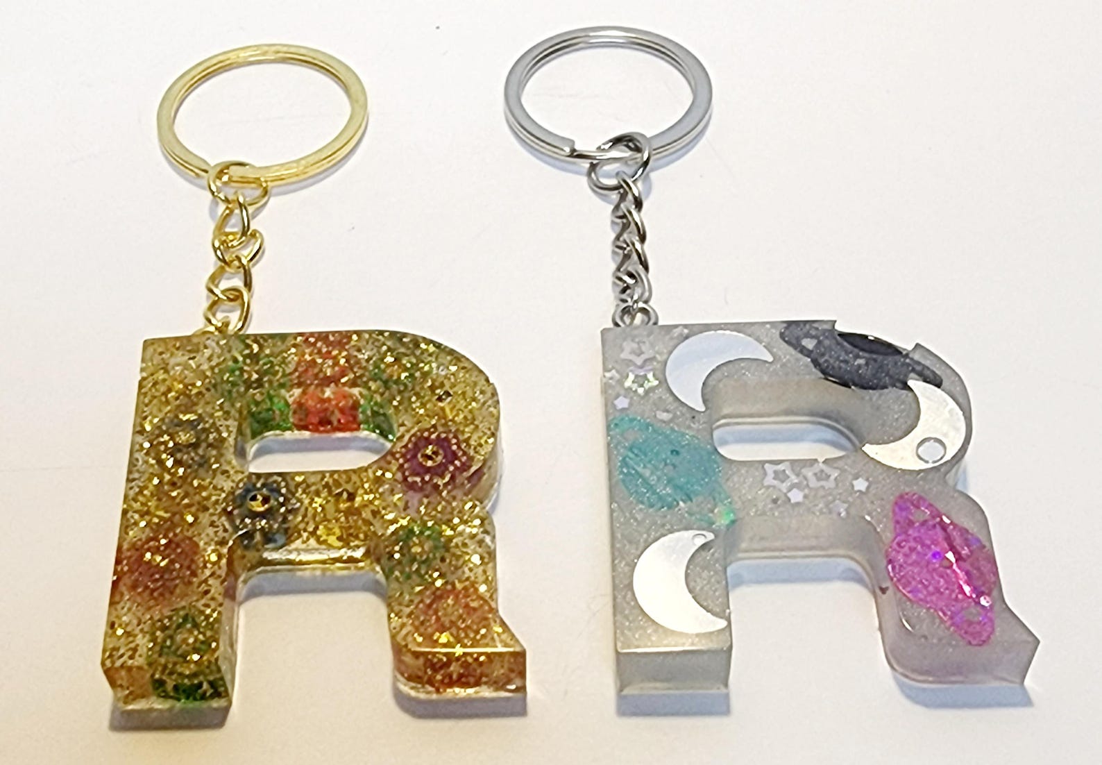 Resin Glitter Letter R Keychain - 1 1/2 X 1 1/2 Inch Gold Gem and Space ...
