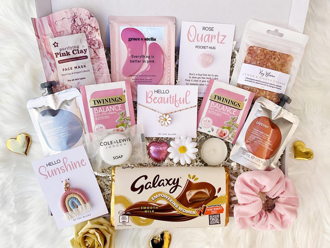 CHRISTMAS HAMPER Daisy Letterbox Gift for Her Spa Gift Box Birthday ...