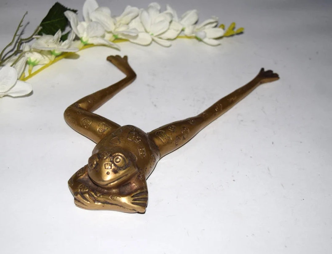 Chilling Amphibian Frog Sculpture Brass Feng Shui Toad Frog Idol ...