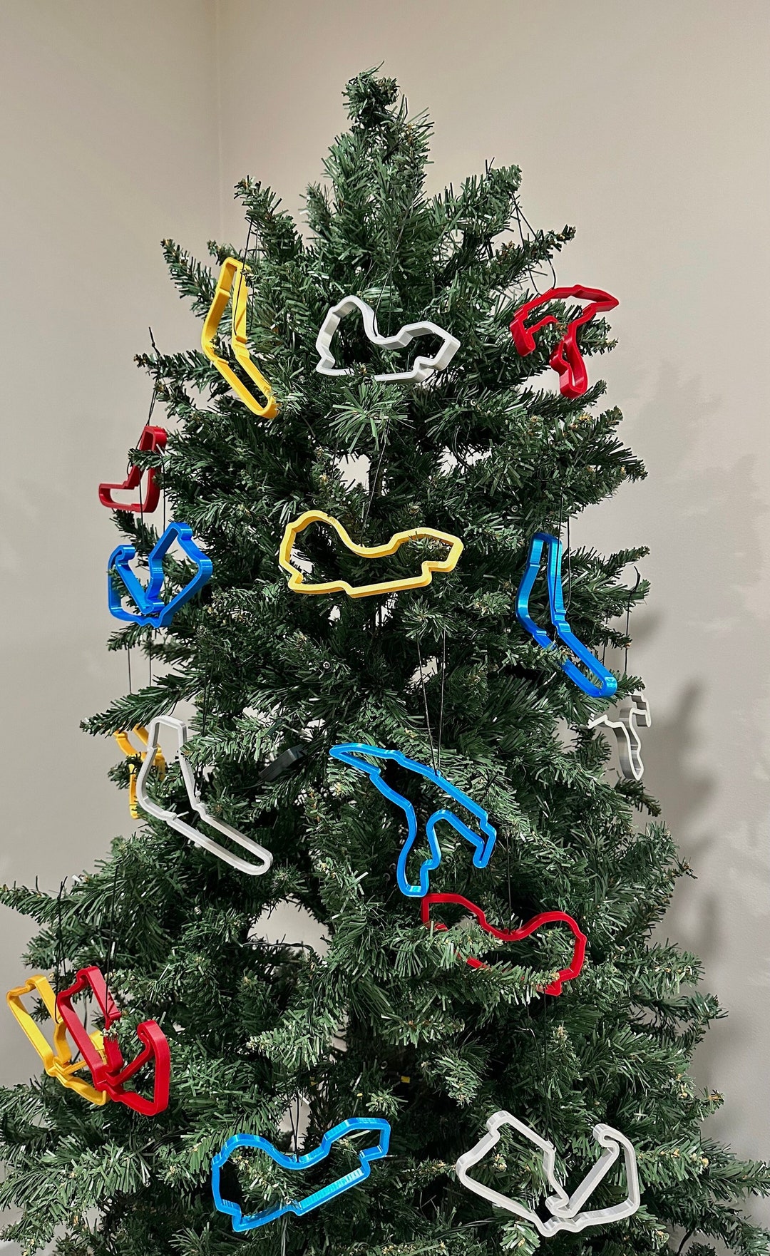 5 Mini F1 Track Decorations | Race Track X-mas Tree Decorations | Scale ...