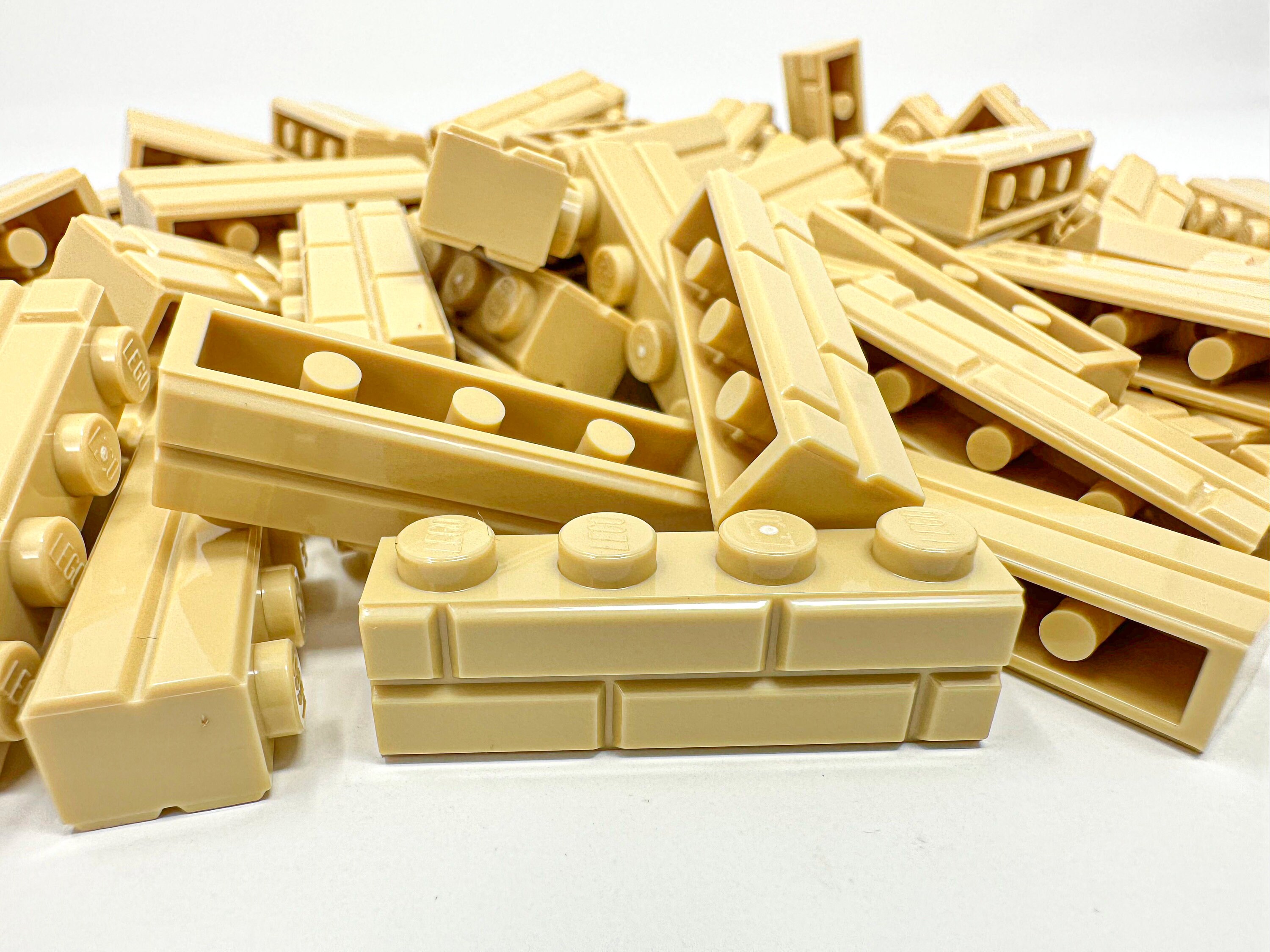 LEGO 100 PCS 1x4 Tan Masonry Profile Modified Bricks Pieces Part 15533 ...