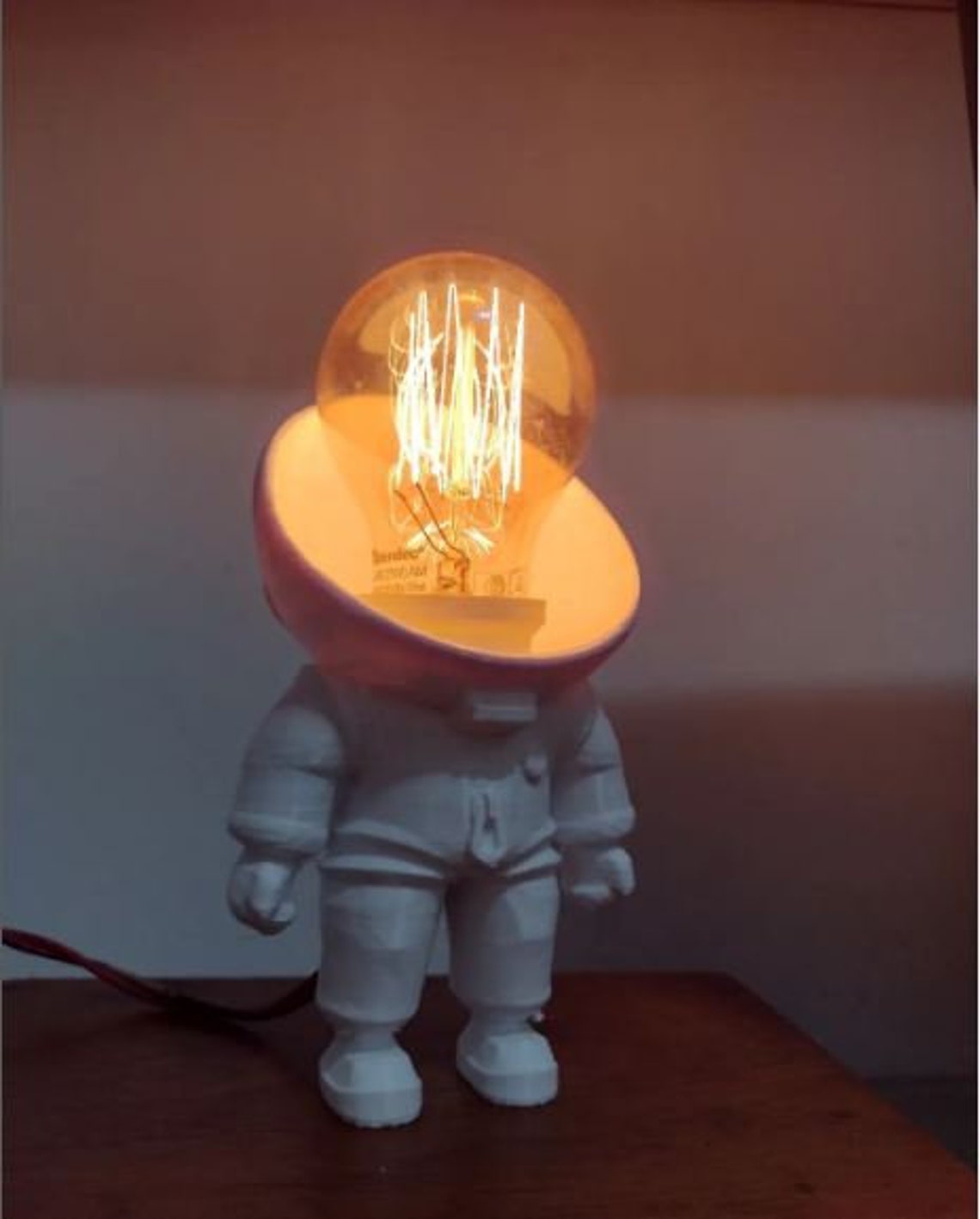 Desk Lamp Astronauta Stl, Spaceman 3d Figure, Astronaut on Moon Stl, 3d ...