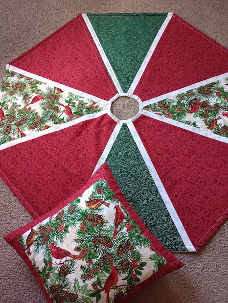 Handmade Christmas Tree Skirt With Cardinals and Classic Red - Etsy