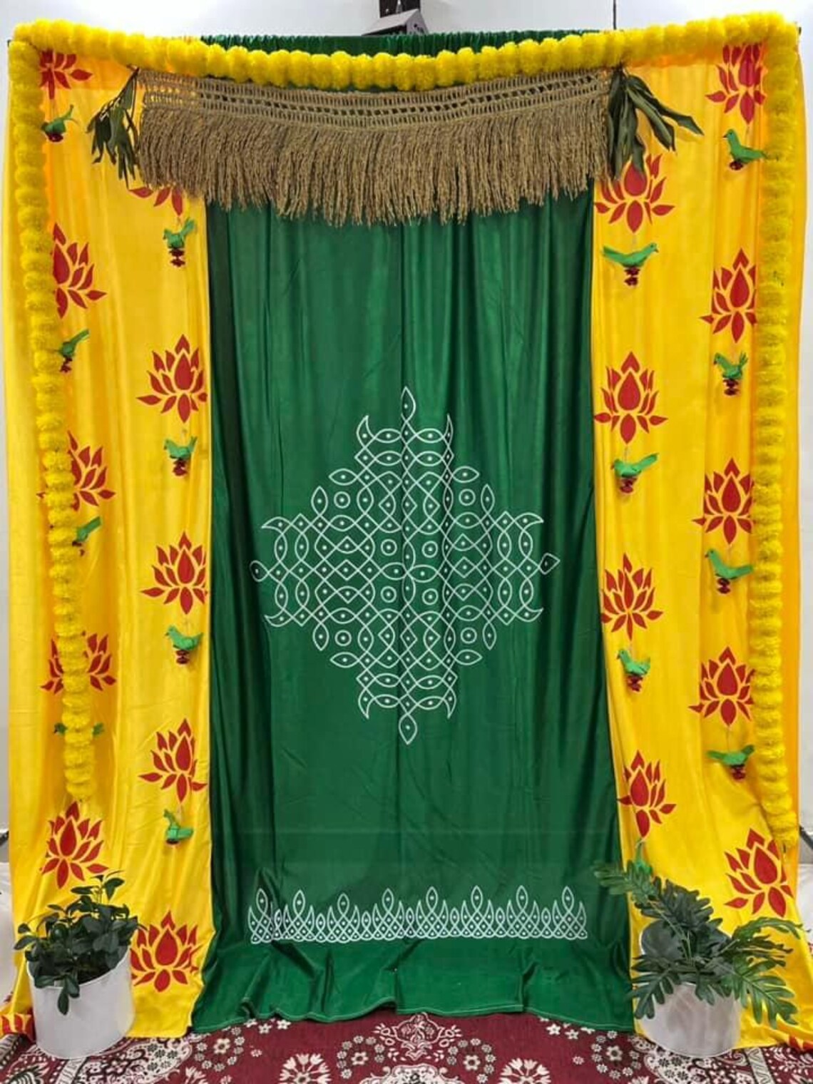 Rangoli Kolam Backdrop: Traditional Indian Pooja Decoration, Green/red ...