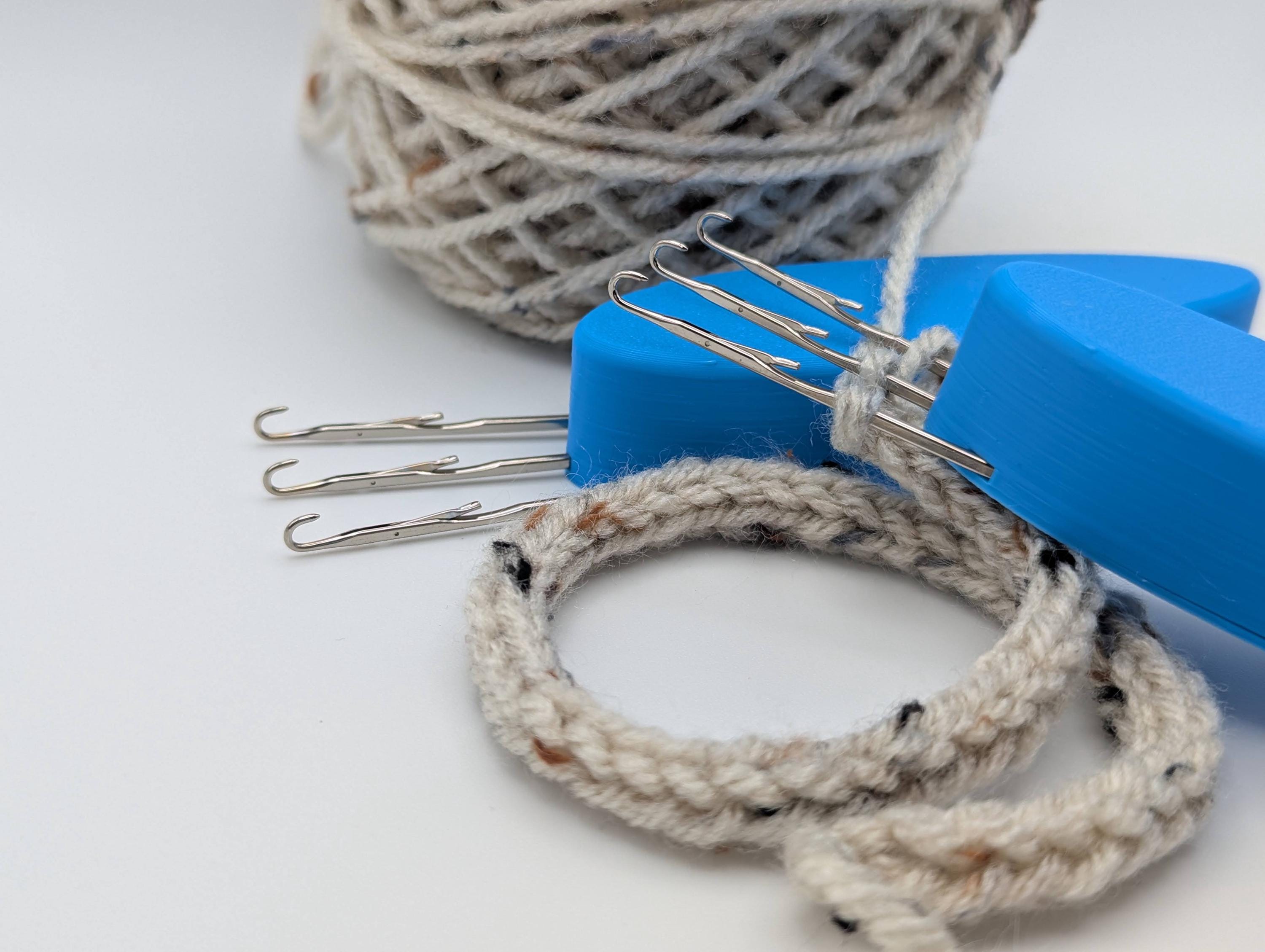 Cordelia I-cord Tool: BLUE Three Needle Hand Tool, Knit Crochet Cord ...