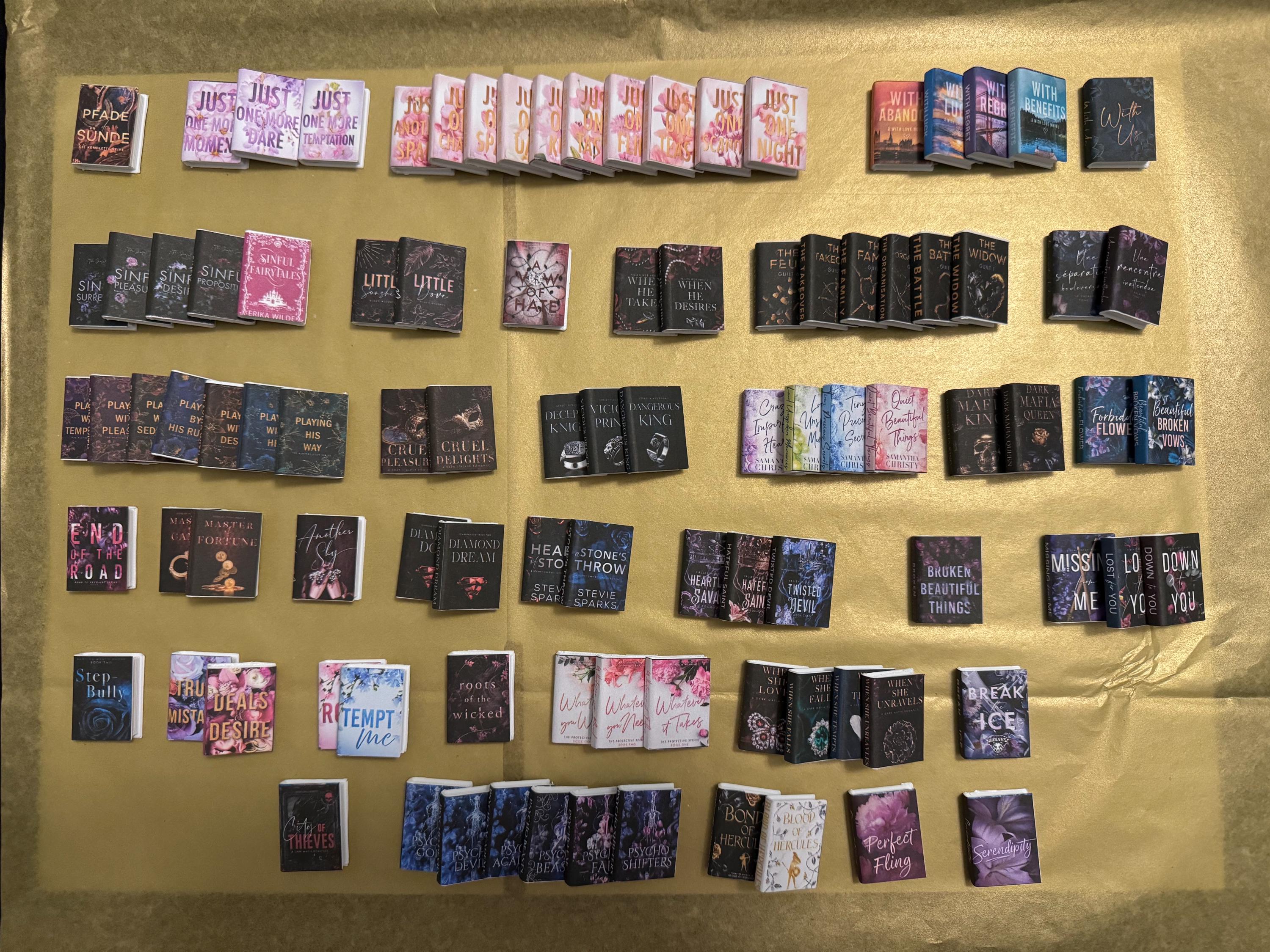 Mini Bookcase With 96 Mini Books - Etsy
