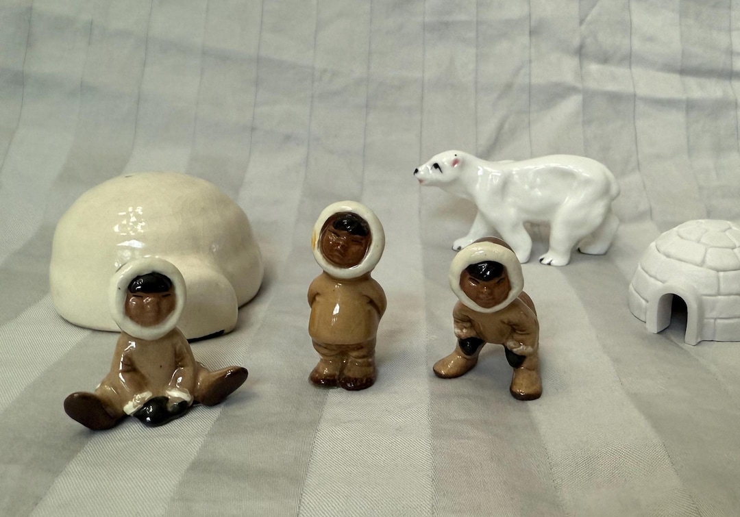 HAGEN RENAKER Miniature Igloos Eskimos Polar Bears, Eskimo 3 Different ...