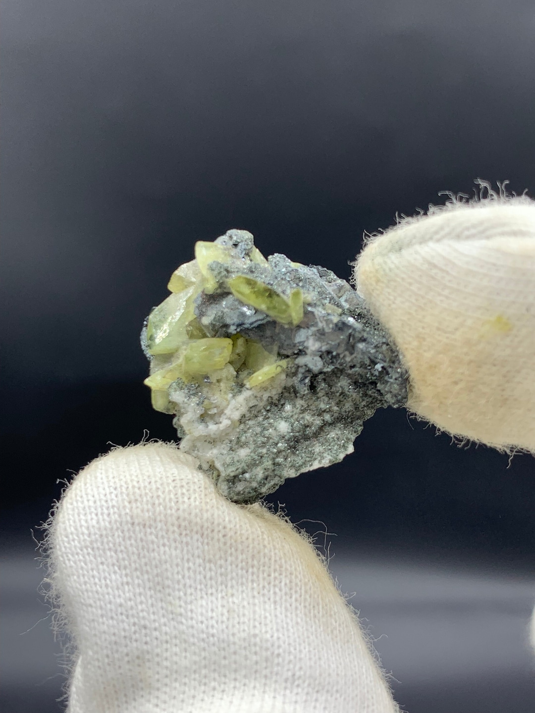 Natural Green Sphene Terminated Crystal Specimen , Sphene Crystal ...
