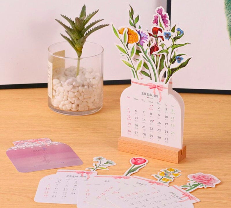 2024 Bloomy Flowers Desk Calendar Vase Shape Writable Compact Planner ...