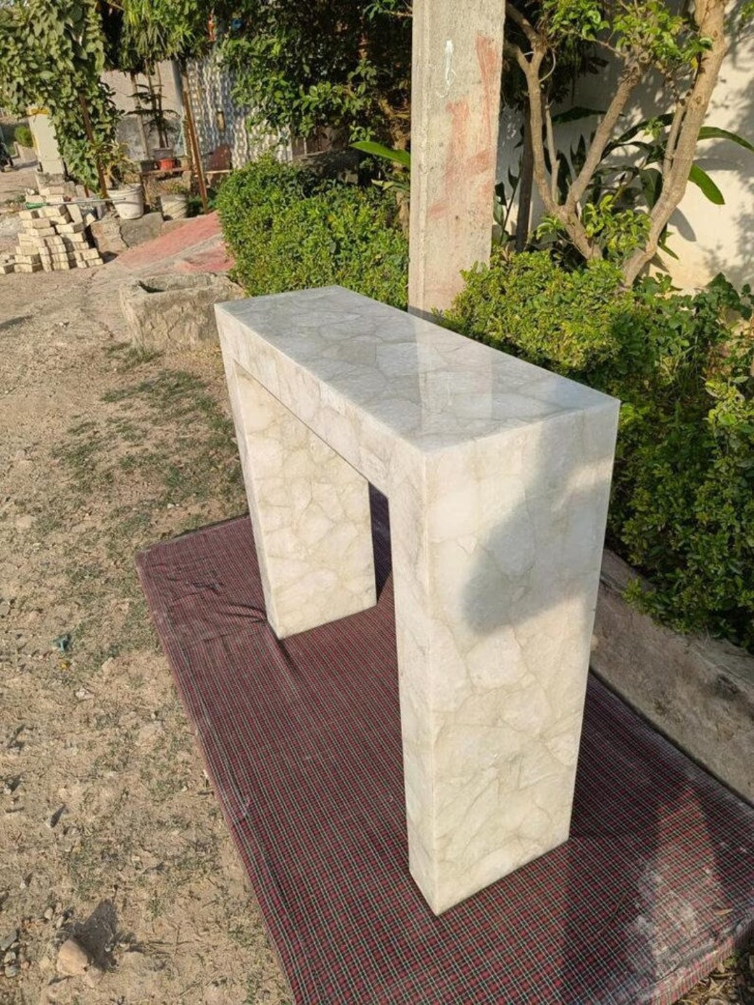 White Quartz Console Table / Counter Table Top Handmade Natural Stones ...