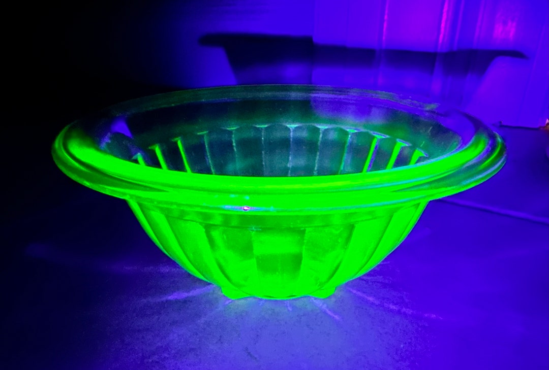 Vintage 1920's Hazel Atlas Small Uranium Glass Mixing Bowl - Etsy