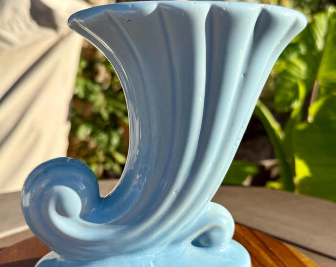 Vintage Blue Mid Century Shawnee Pottery Periwinkle Cornucopia Vase - Etsy