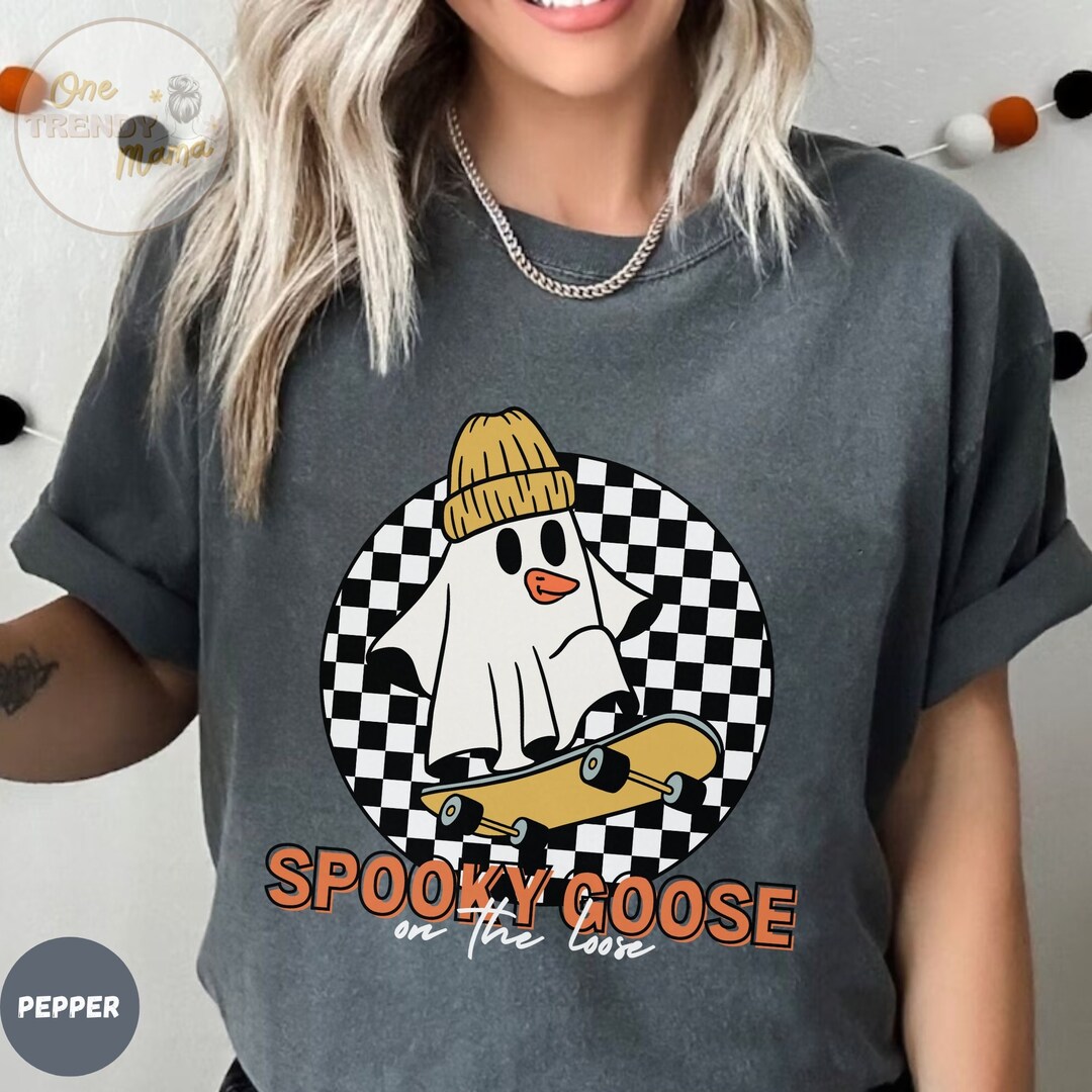 Spooky Goose on the Loose Funny Halloween Retro Graphic Tee Vintage ...