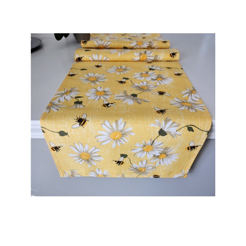 Spring Table Runner - Etsy