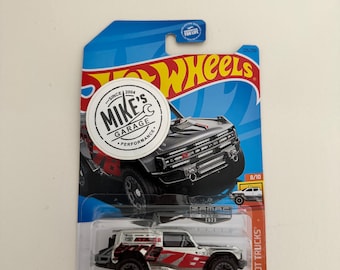 1-64 Scale / S-scale 1966 Ford Bronco Great for Dioramas & Diecast ...