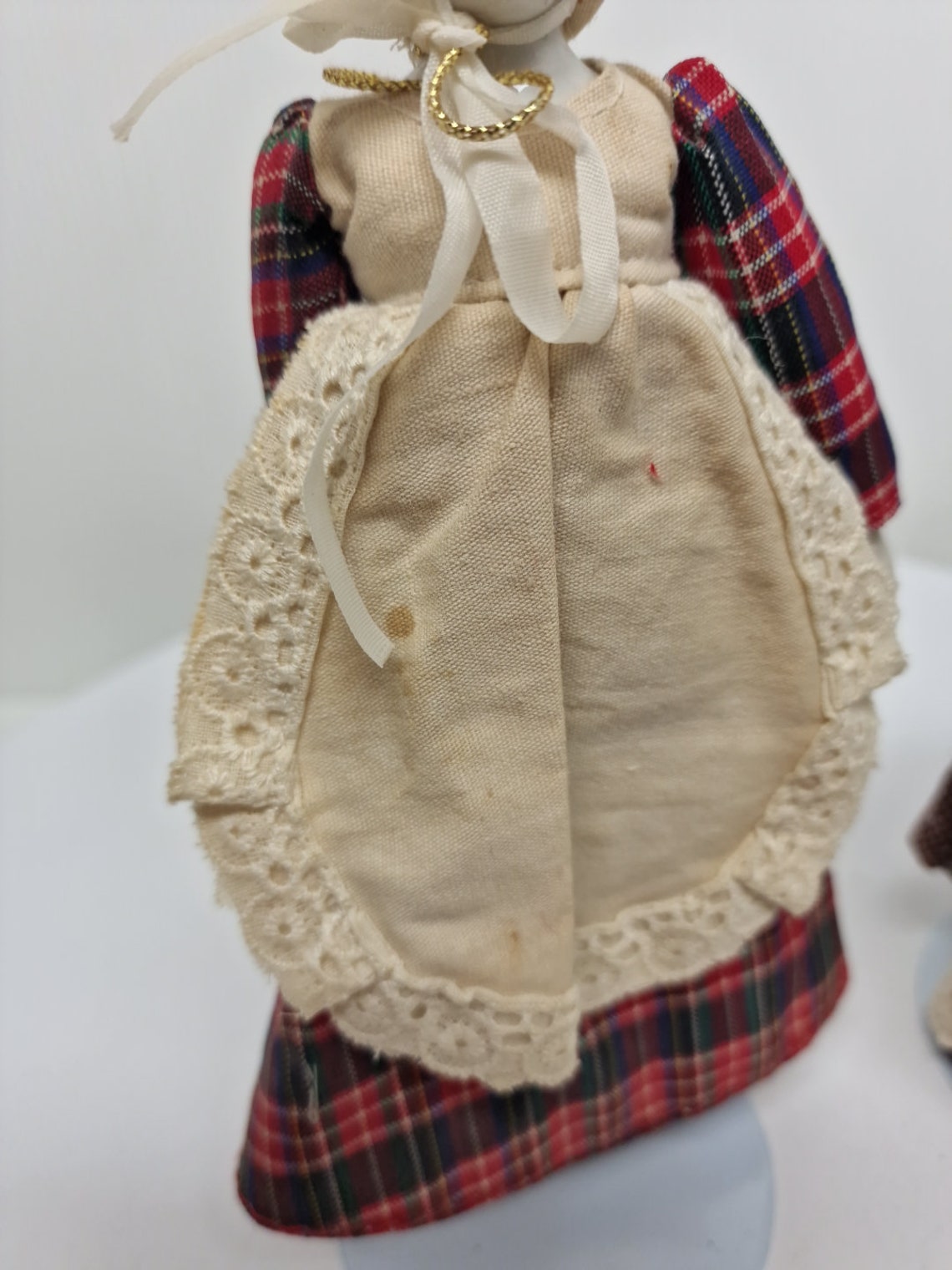 Lot of 2 Vintage 8t Porcelain Figurine Dolls Girls Maid With Stands D77 ...
